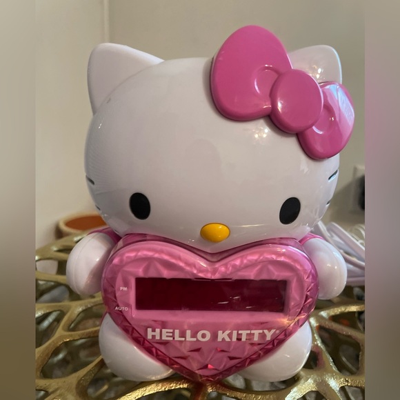 Hello Kitty | Accents | Vintage Hello Kitty Alarm Clock And Radio ...